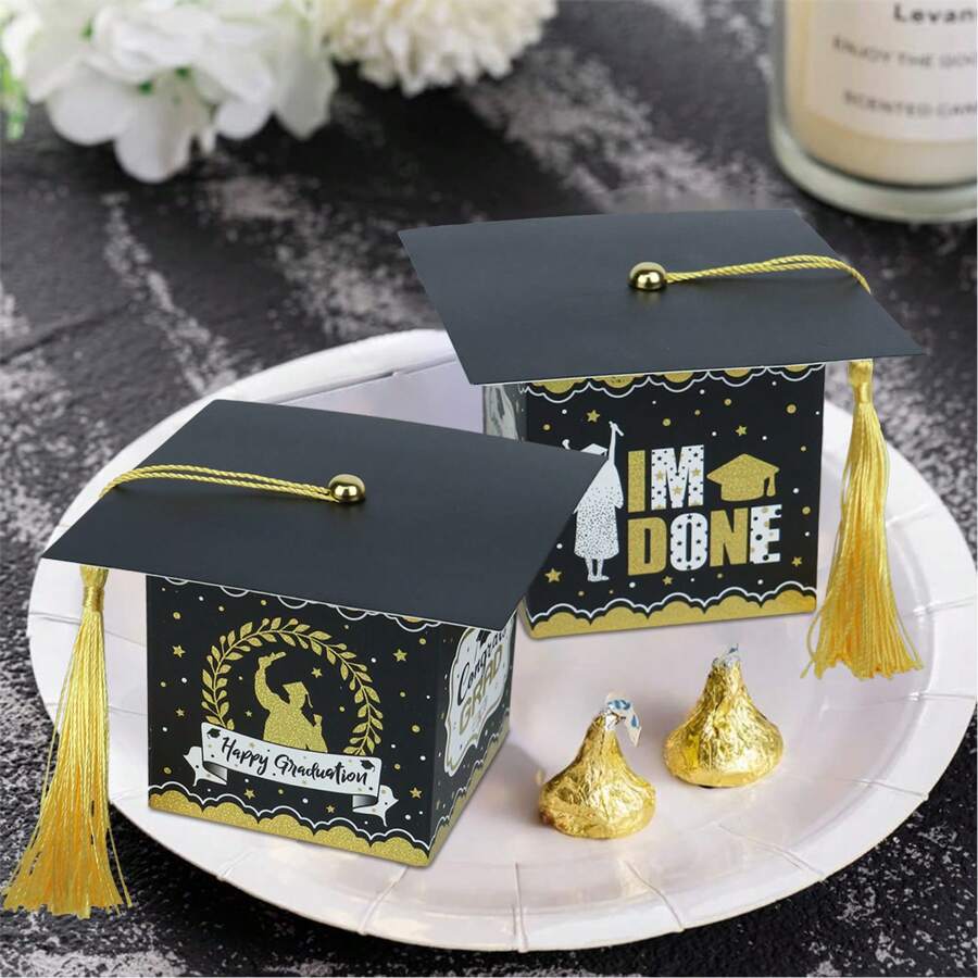 Faveurs de fête de remise des diplômes, décorations de félicitations or ...