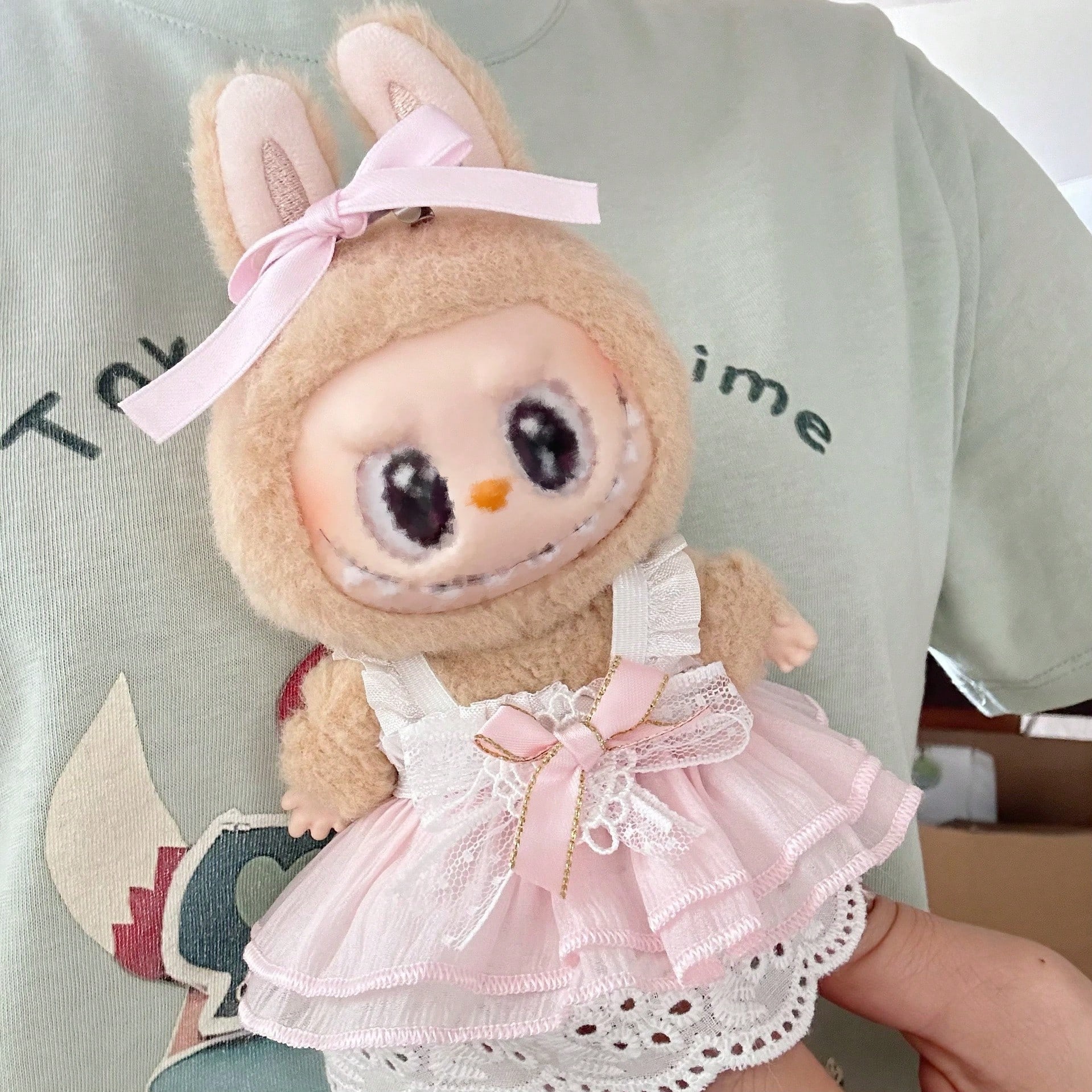 2 יחידות (בגדים בלבד) הדור הראשון והשני של Labubu Blind Box בגדי מסיבה ...