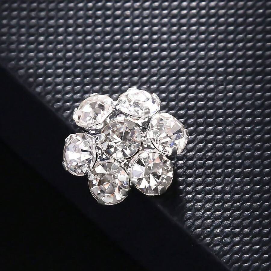 A Pair Of Elegant And Exquisite Petal Shaped Sexy Rhinestone Nipple ...