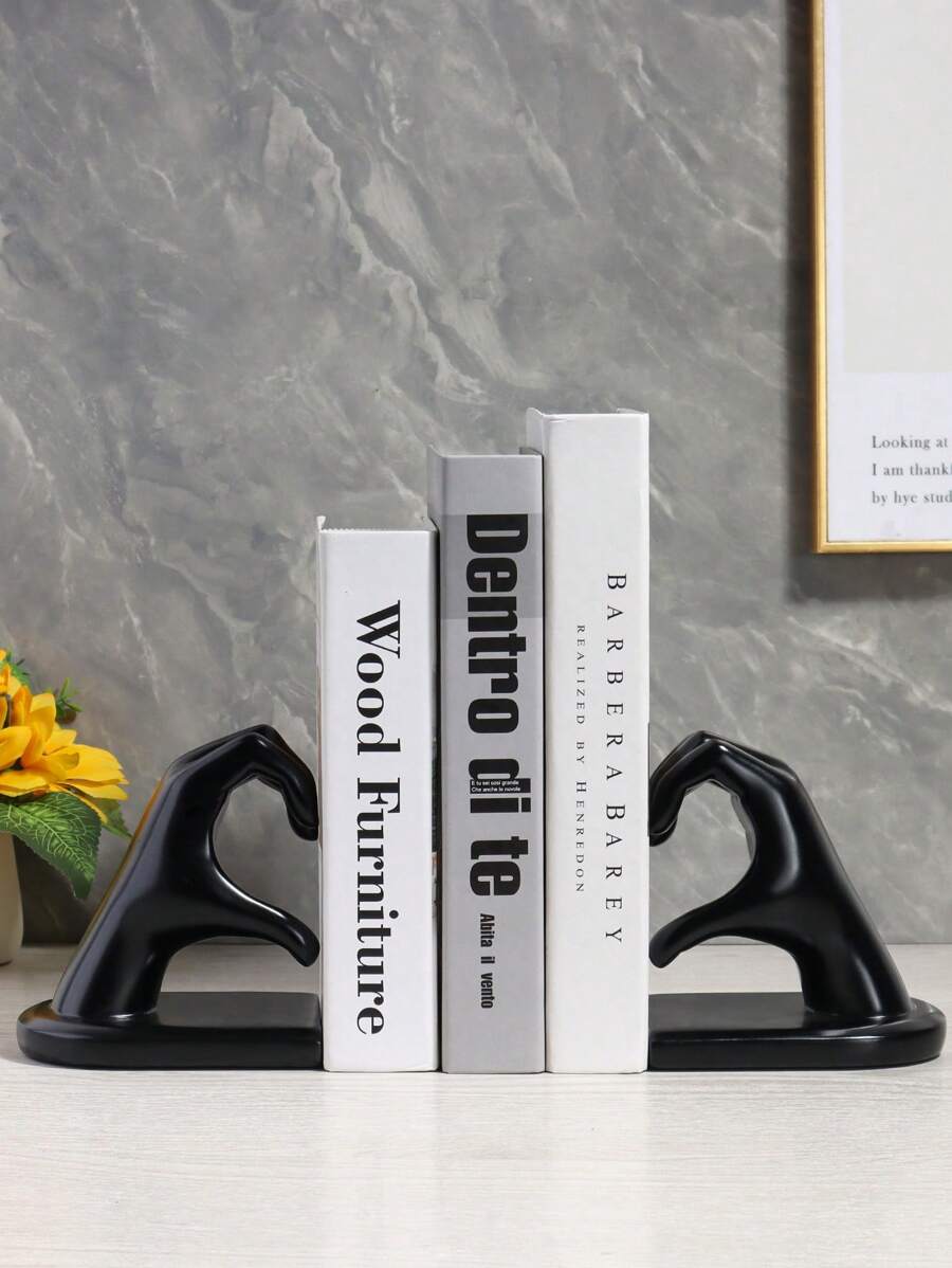 Black Heart Hands Statue Bookends, Cute Book Ends Decorative Bookends ...