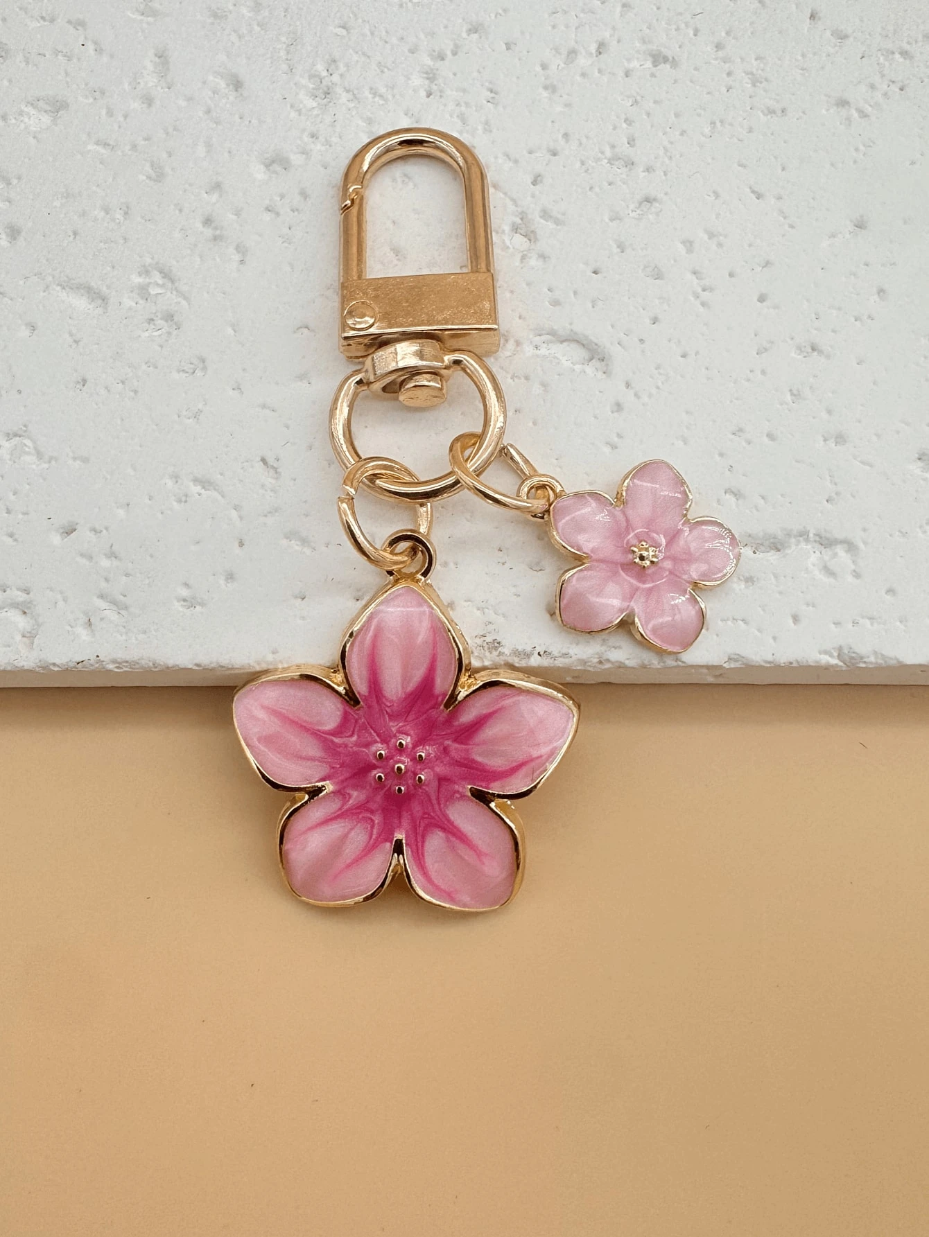1pc Lightweight Alloy Sakura Flower Shaped Keychain With Pendant ...