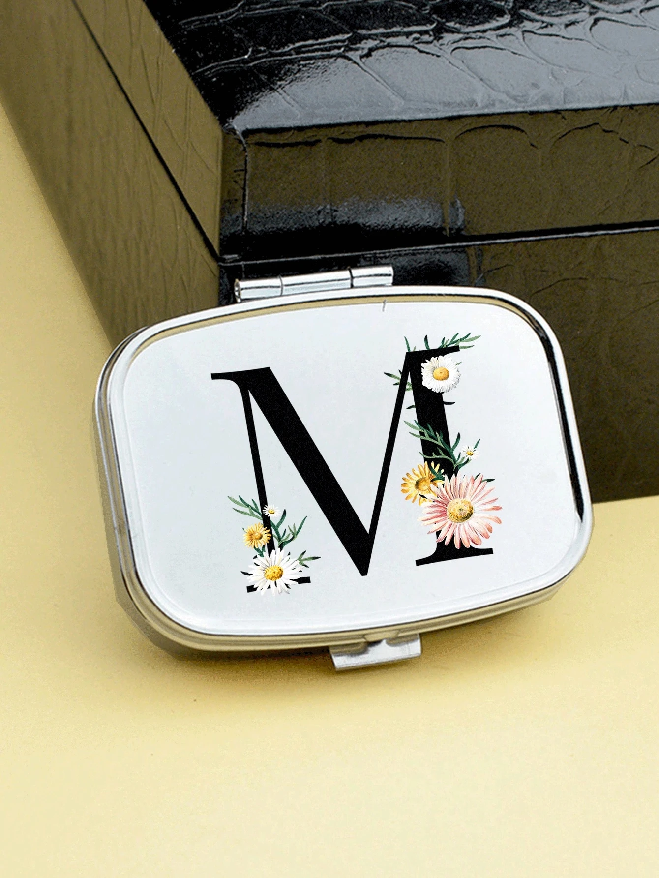 Daisy Flower Letter Pattern Square Pill Box, 2 Portable Pill Storage ...