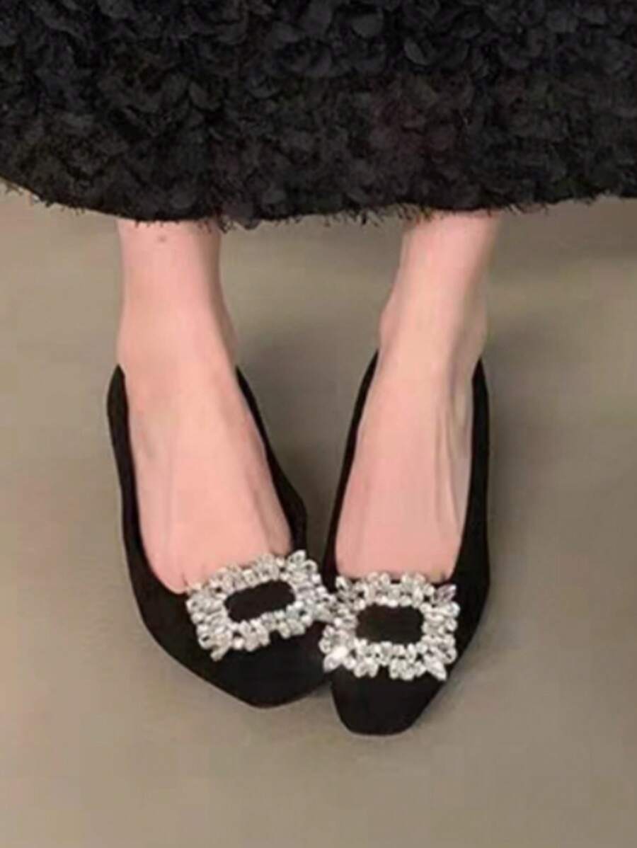 2025 scarpe basse con punta affusolata e stile francese, con cristalli ...