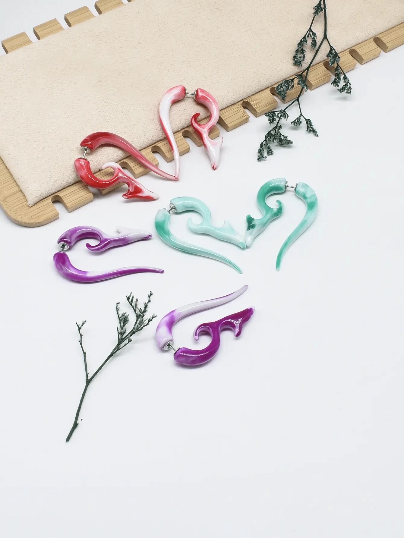 6 piezas de expansores de oreja falsos de colores, los colores son ...