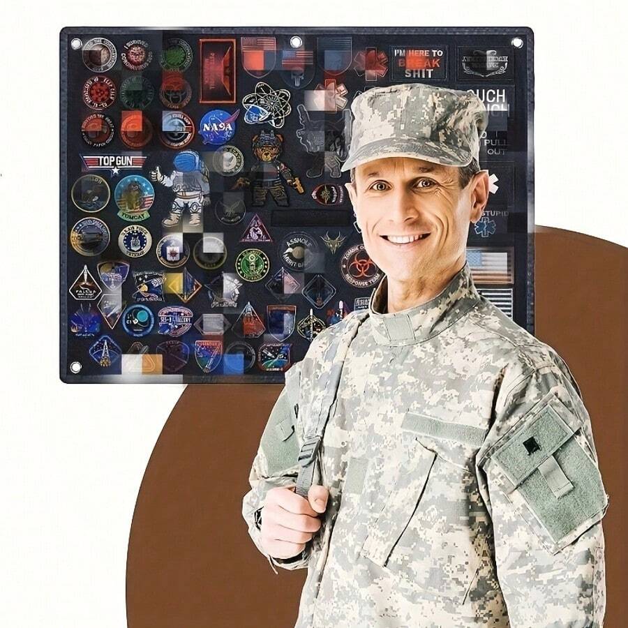 Panneau de stockage et d'affichage de badges mural, pour stocker et ...