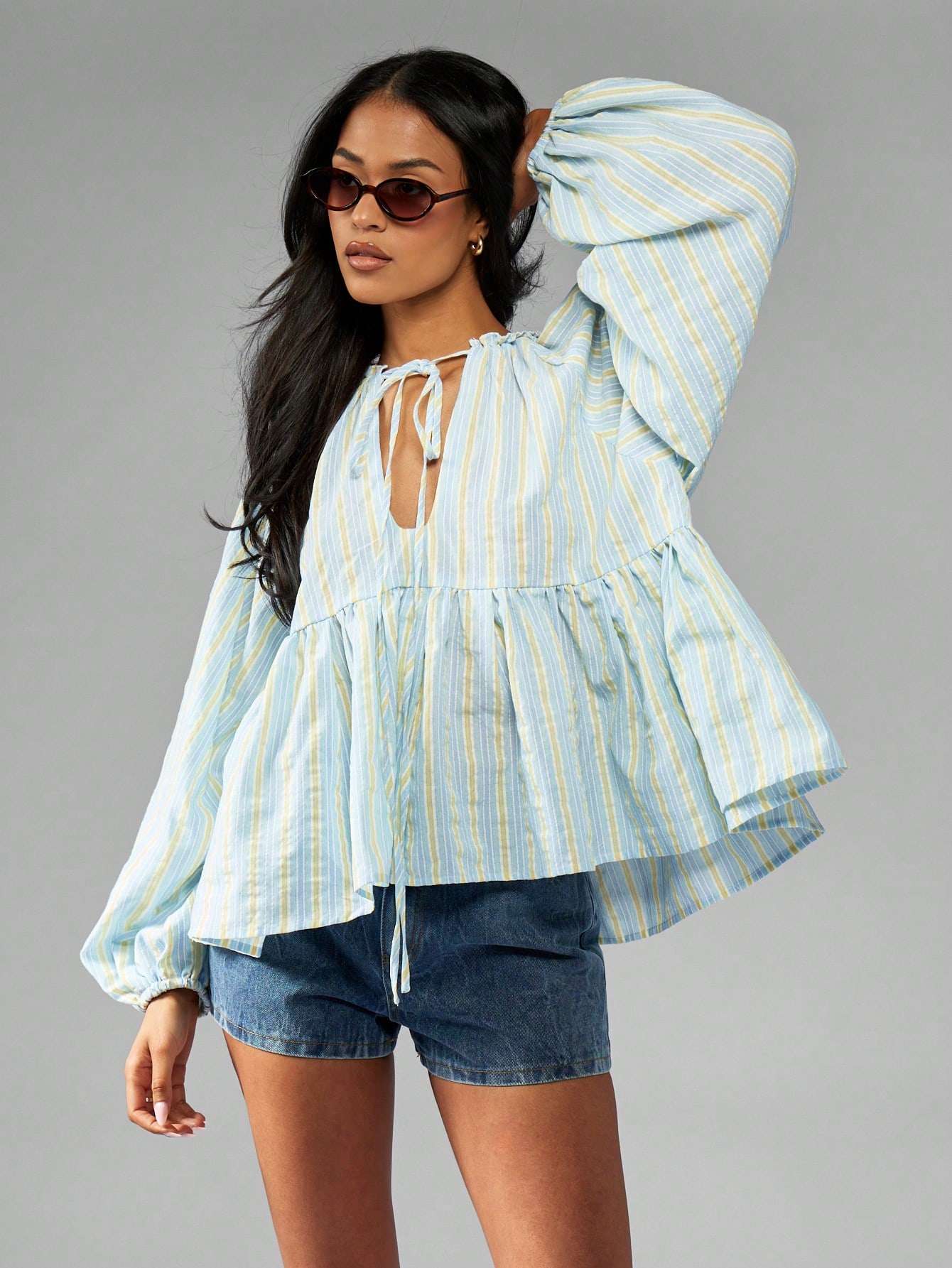 Stripe Tie Front Frill Detail Top｜MISSGUIDED