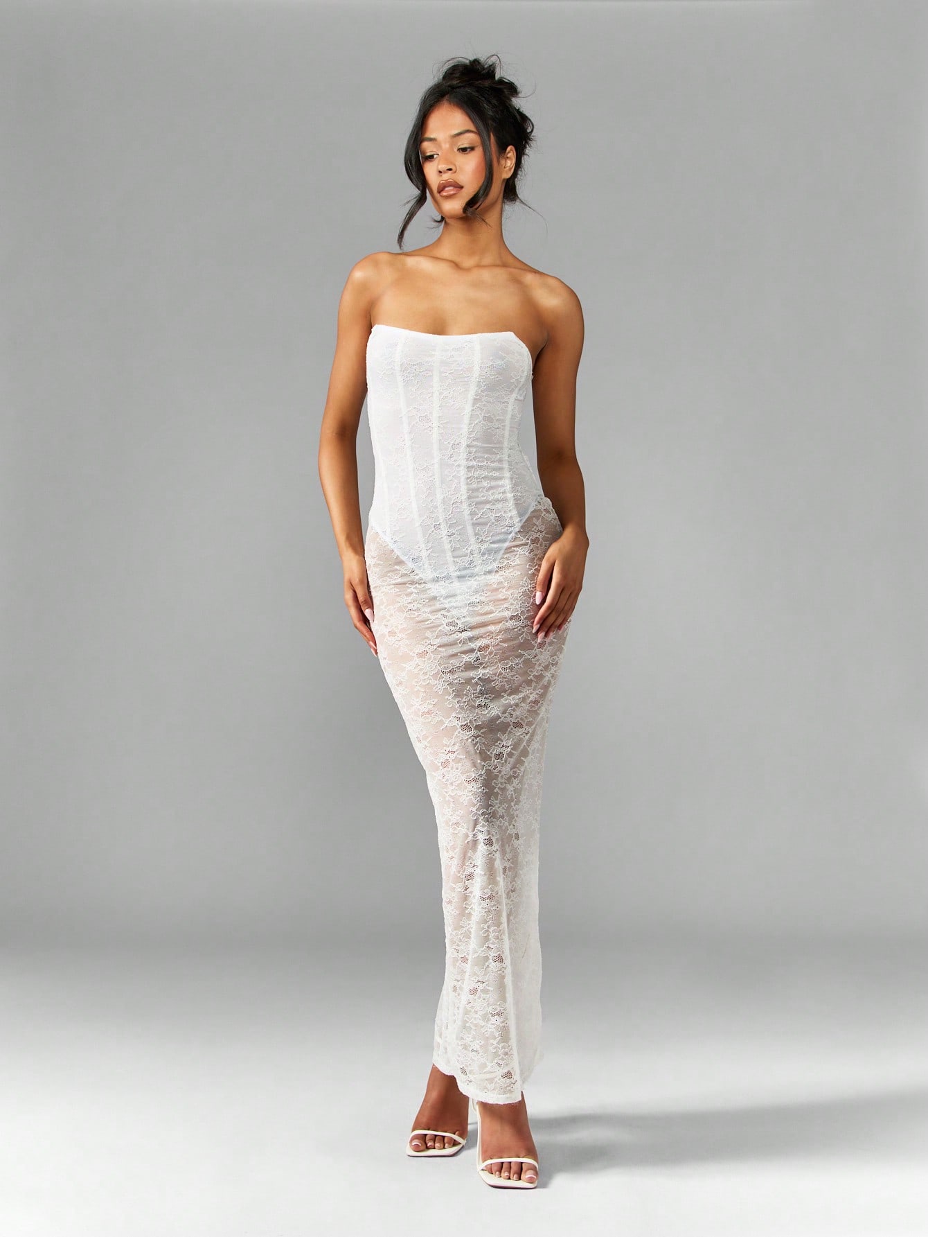 Sheer Lace Corset Bust Detail Bandeau Maxi Dress｜MISSGUIDED