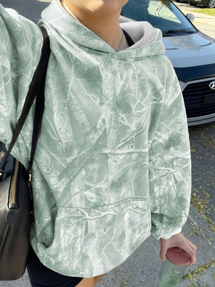 SHEIN Felpa con cappuccio foderata termicamente, con stampa mimetica ...