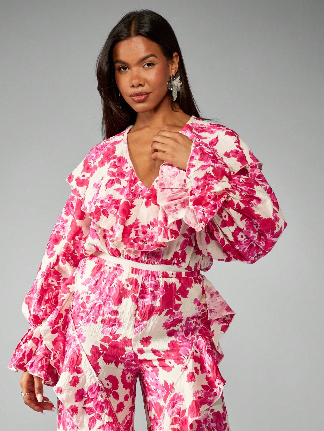 MISSGUIDED Long Sleeve Floral Print V Neck Bodysuit With Ruffle Detail ...