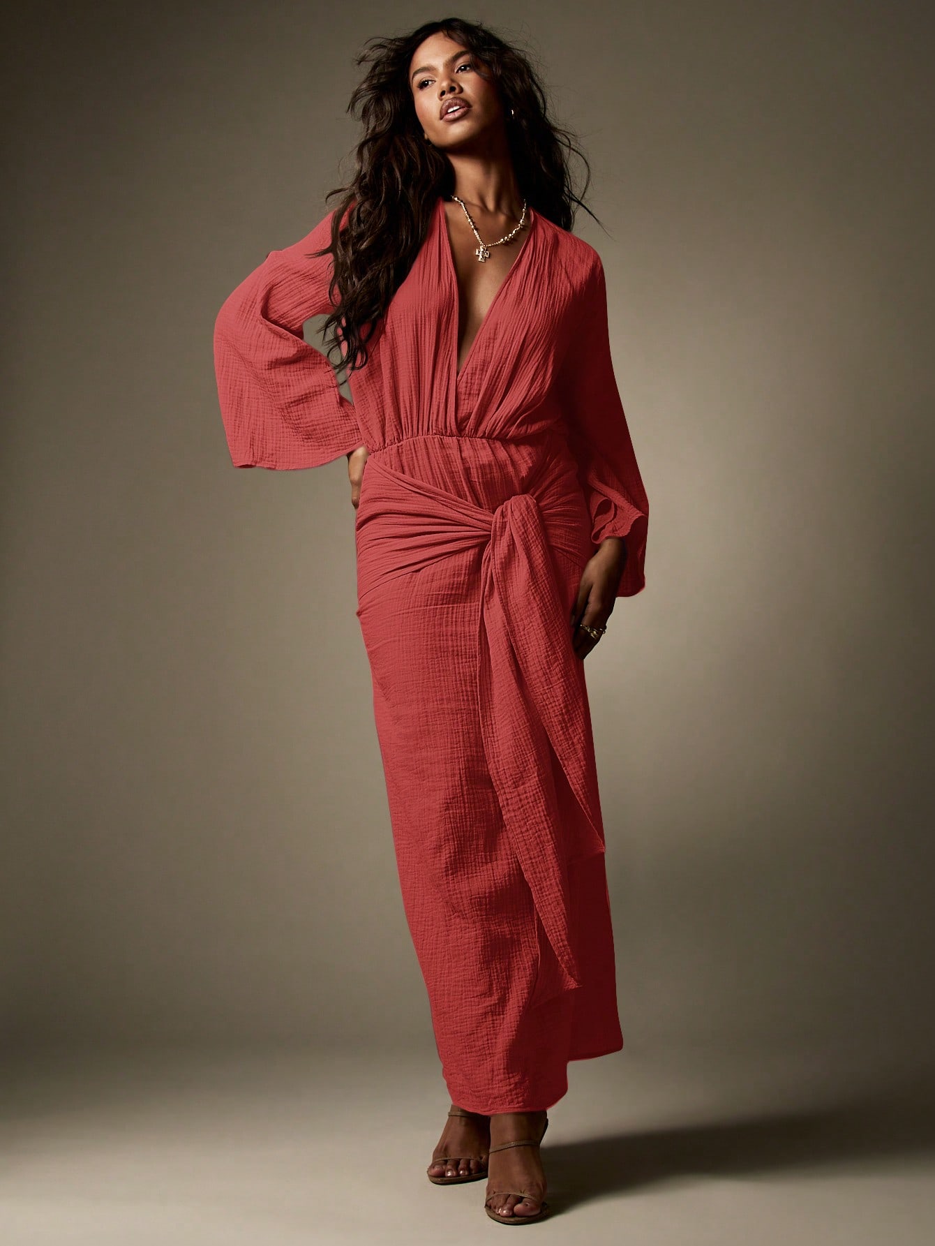 MISSGUIDED Long Sleeve V Neck Maxi Dress With Bell Sleeves｜MISSGUIDED