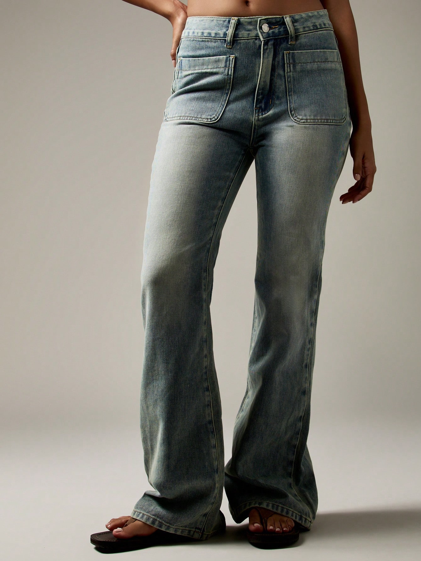 Retro Vintage Wash High Rise Bell Bottom Flared Jeans｜MISSGUIDED