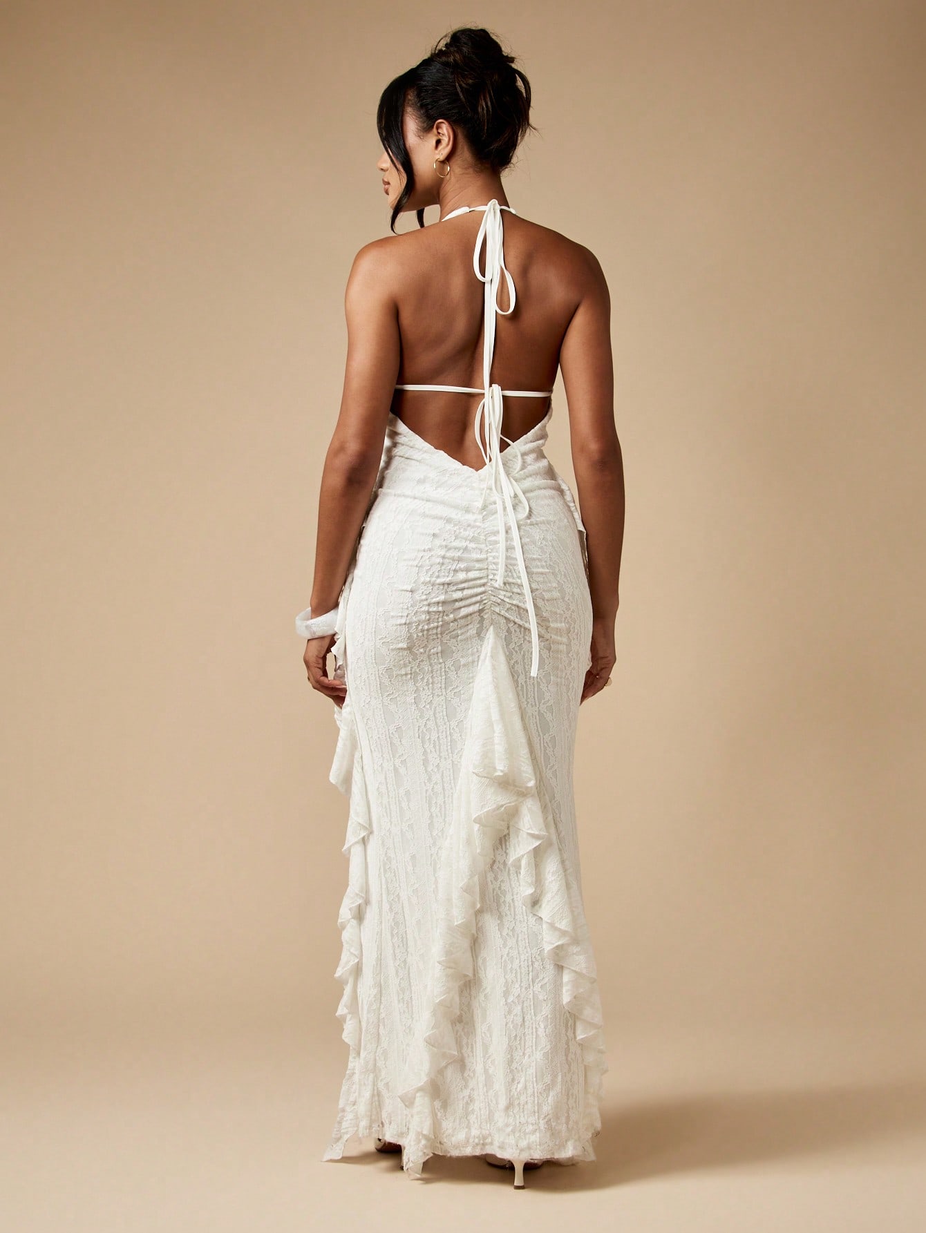 MISSGUIDED Lace Halter Maxi Dress With Plunging Neckline And Ruffles ...