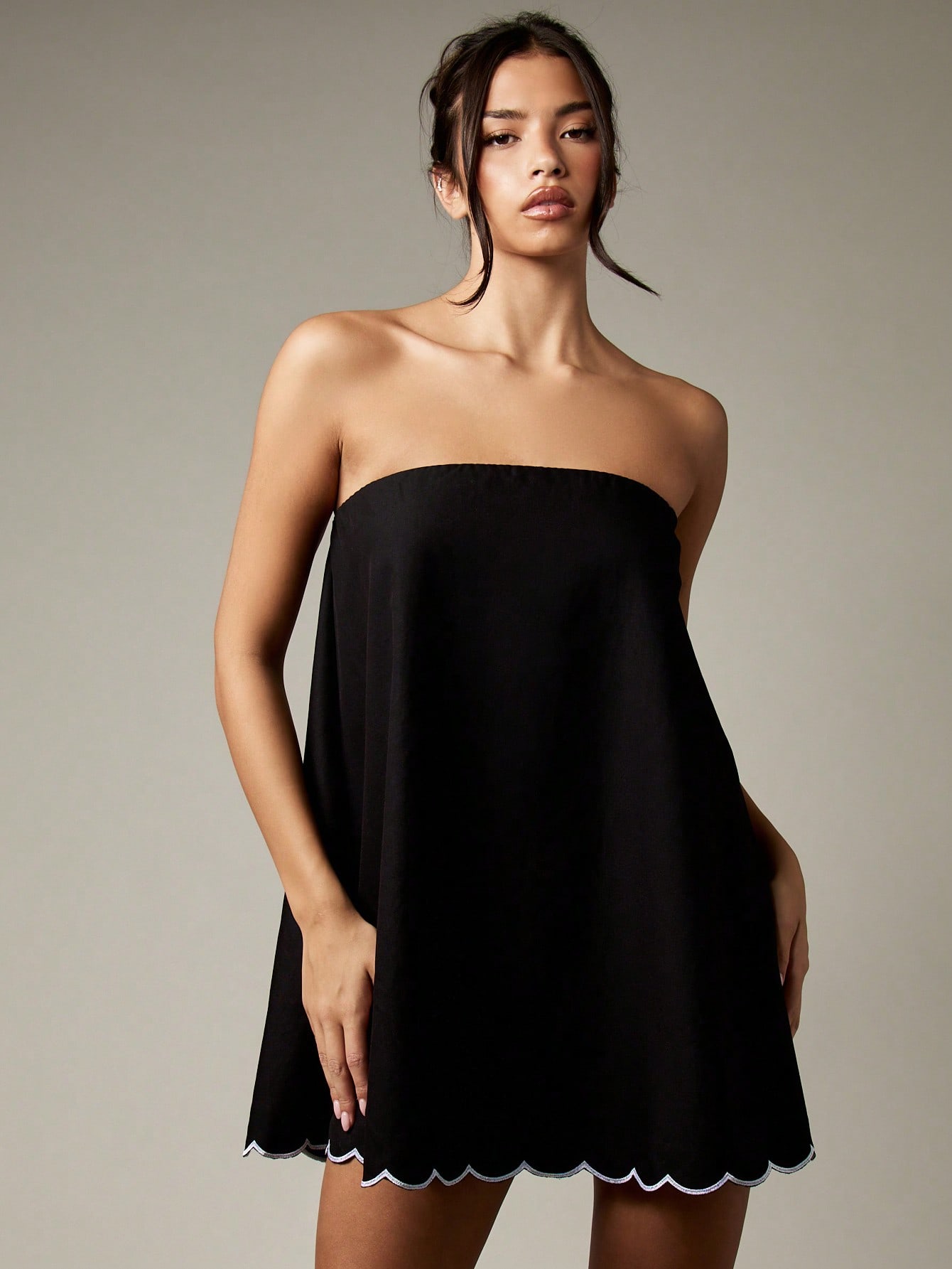 MISSGUIDED Strapless A Line Mini Dress With Scalloped Hem｜MISSGUIDED