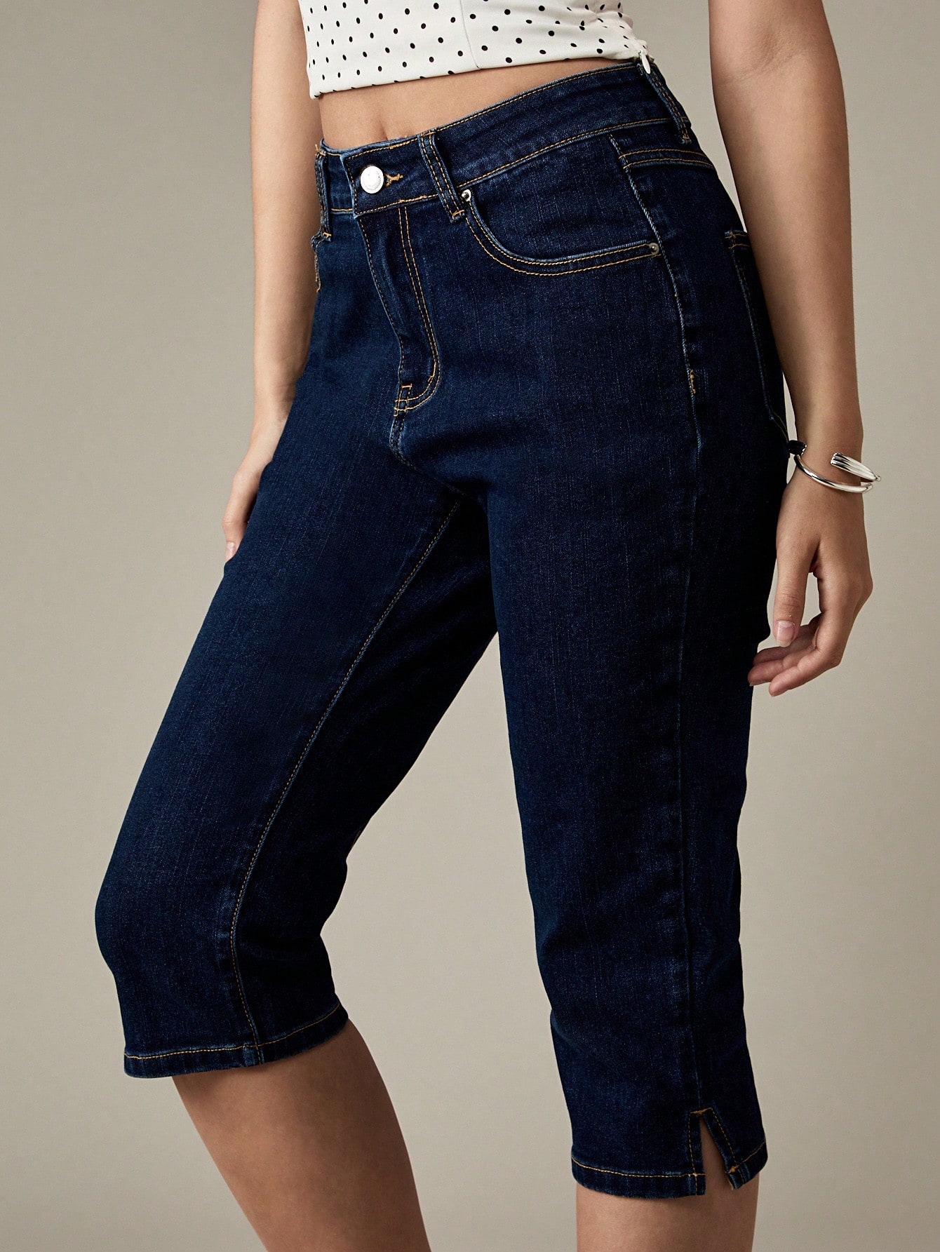 MISSGUIDED High Rise Cropped Denim Capri With Side Slit｜MISSGUIDED