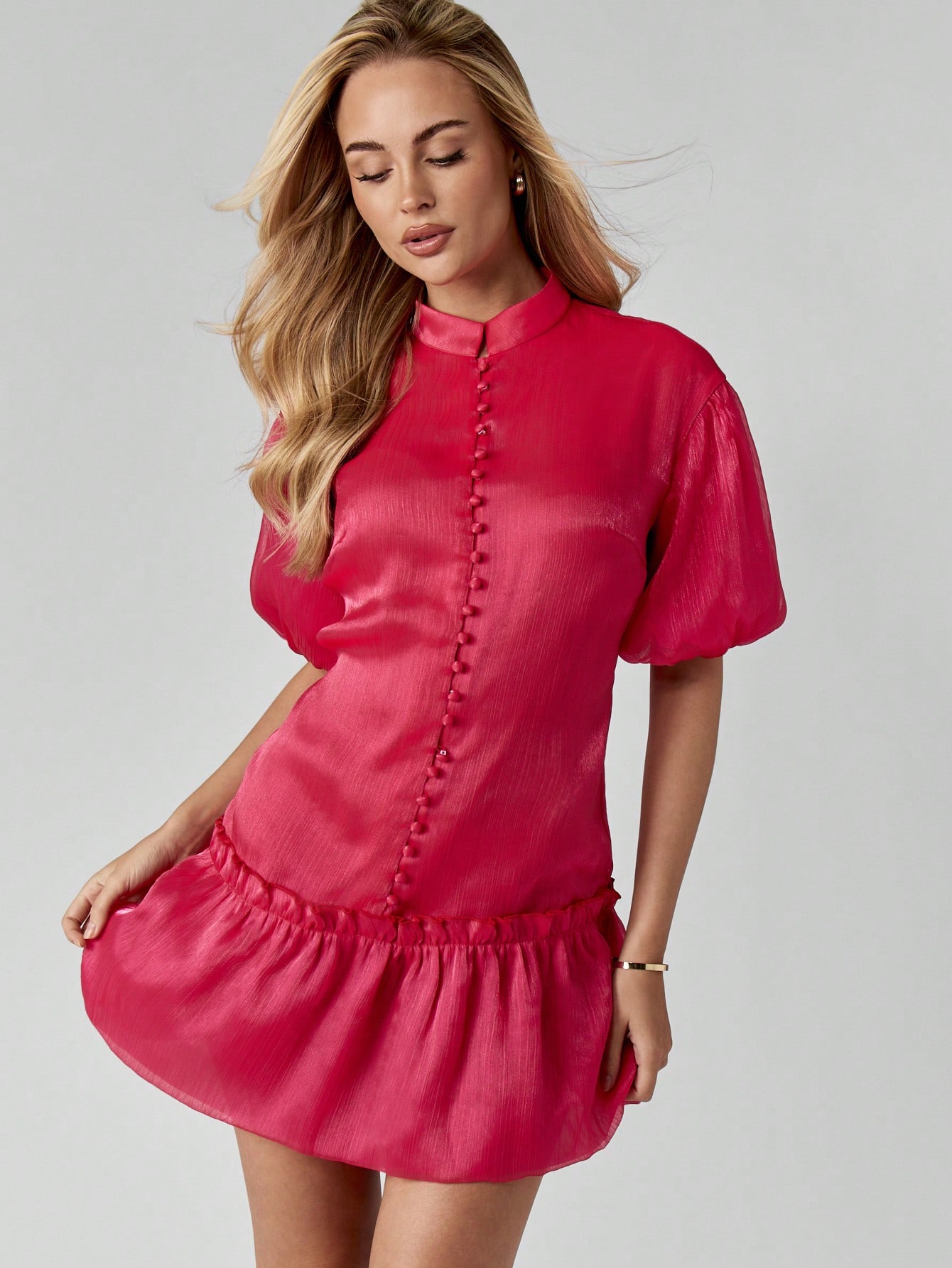 MISSGUIDED Shimmery Mini Dress With Puff Sleeves And Ruffled Hem｜MISSGUIDED