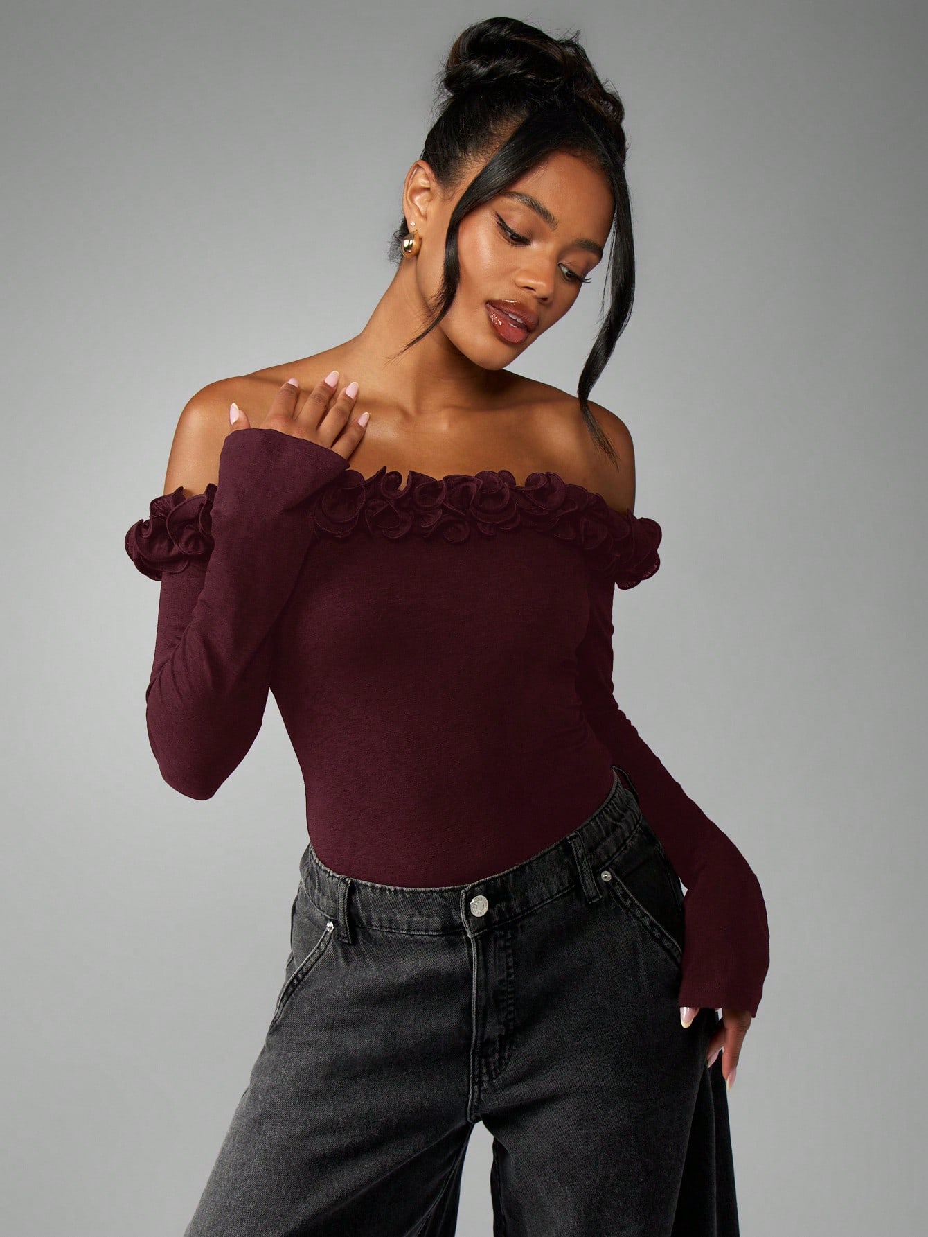 MISSGUIDED Off Shoulder Ruffle Trim Bodysuit With Rose Detail｜MISSGUIDED