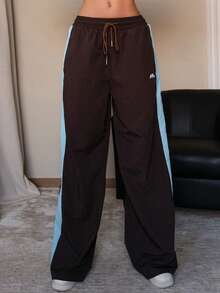 Bris Aura Nylon Jogginghose mit Kordelzug, Kontrastpanelen und weitem ...