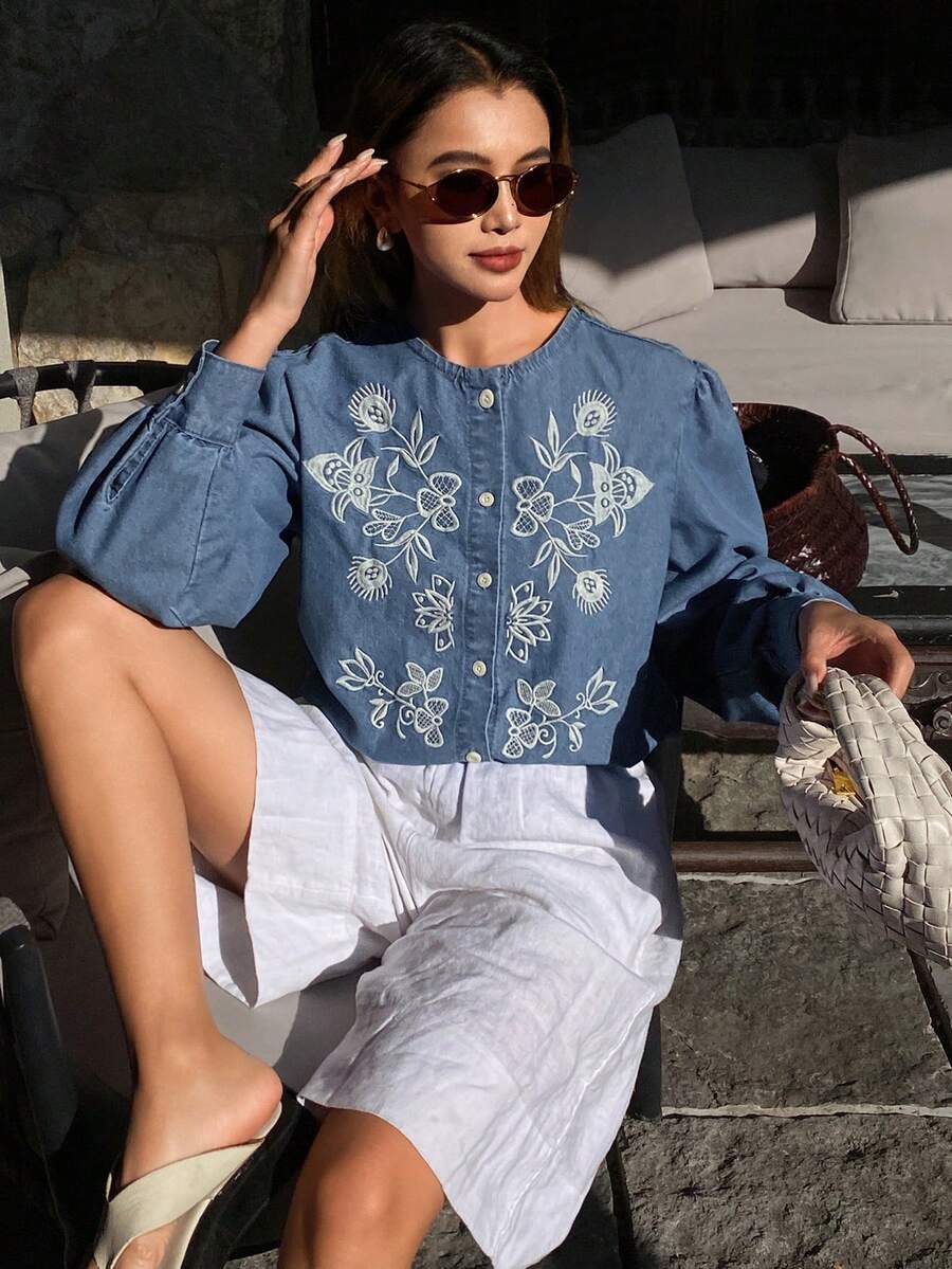 DAZY Women's Round Neck Floral Embroidery Decor Casual Denim Jacket ...