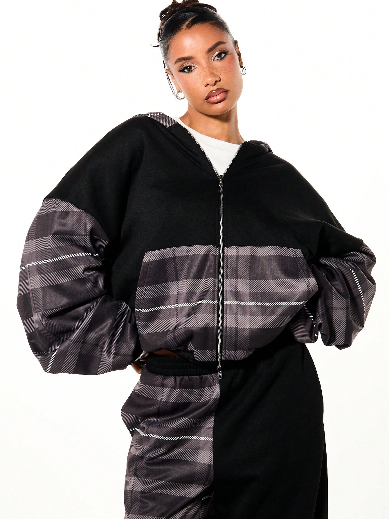 SUMWON WOMEN Boxy Fit Women's Oversized Black Full Zip Hoodie With Gray ...