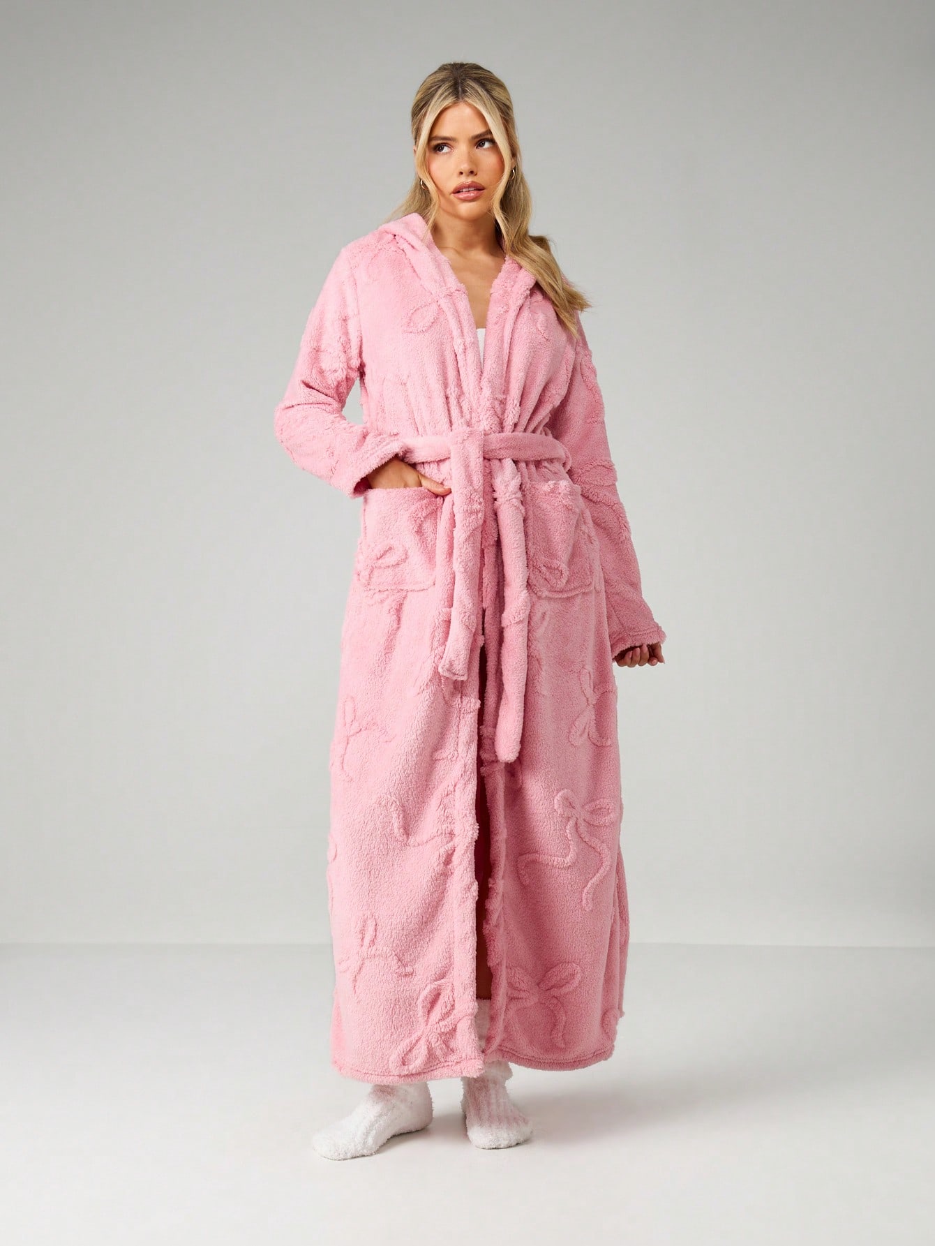 MISSGUIDED Fluffy Hooded Robe With Bow Pattern｜MISSGUIDED