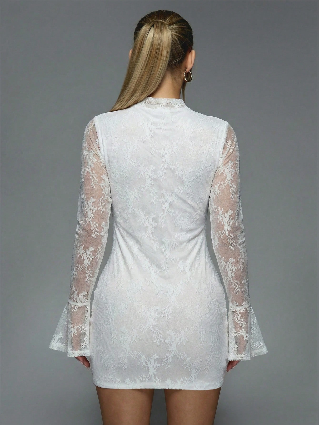 MISSGUIDED Lace Bodycon Mini Dress With Bell Sleeves｜MISSGUIDED