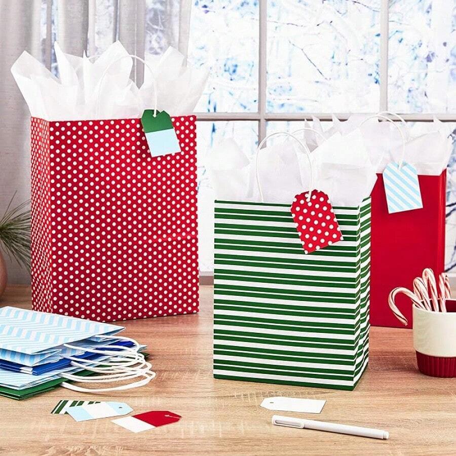 Hallmark Christmas Assorted Gift Bag Bundle With Mix-N-Match Gift Tags ...