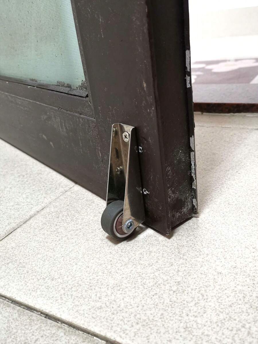 Door Support Wheel Can Adjustable Door Rollers To Fix A Sagging Door, A Wheel To Prop Up The ...