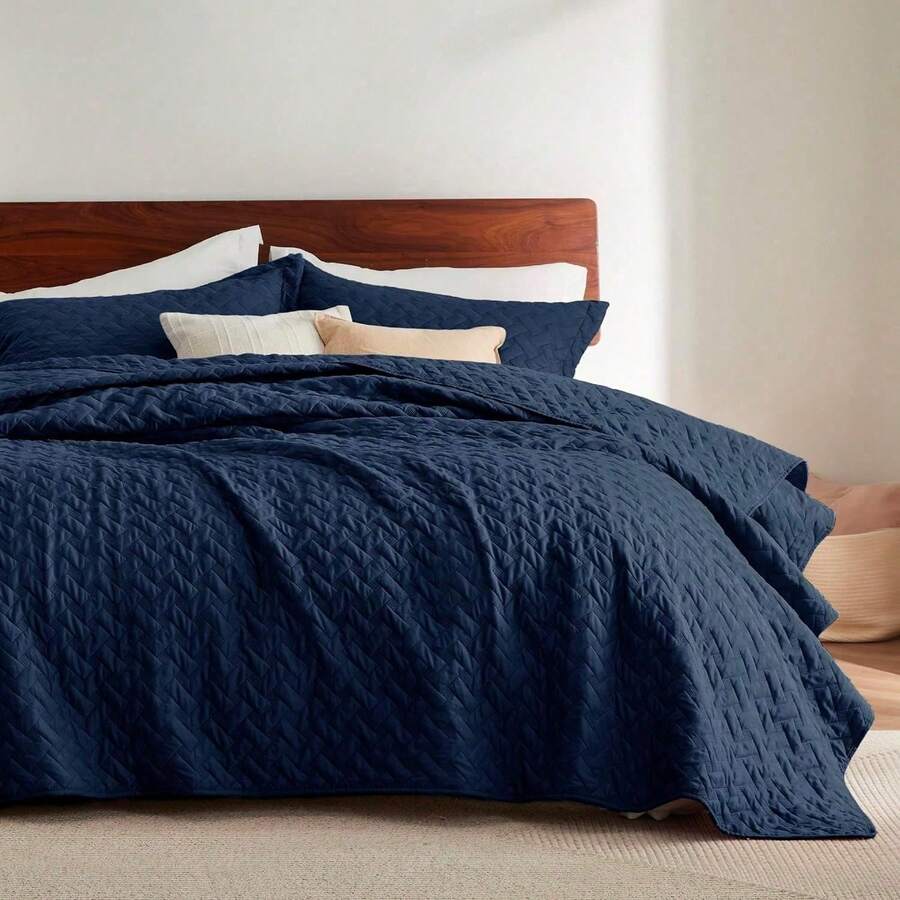 Queen/Full Navy Quilt Bedding Set - Lightweight Summer Quilt, Navy ...