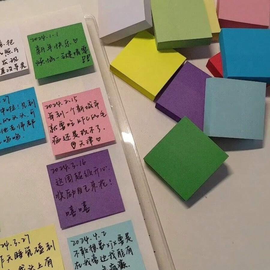 50個 かわいい小さな付箋紙、簡単に剥がせる粘着面付き、学生が小さいノート、メモ用紙、メッセージステッカーを持ち運びに最適、新学期 ...