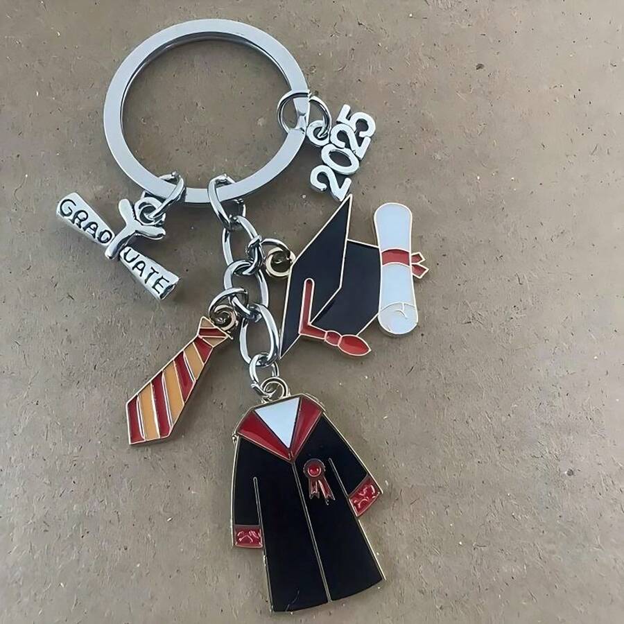 Graduation 2025 Keychain, Cute Enamel Graduation Cap Keychain, Souvenir ...