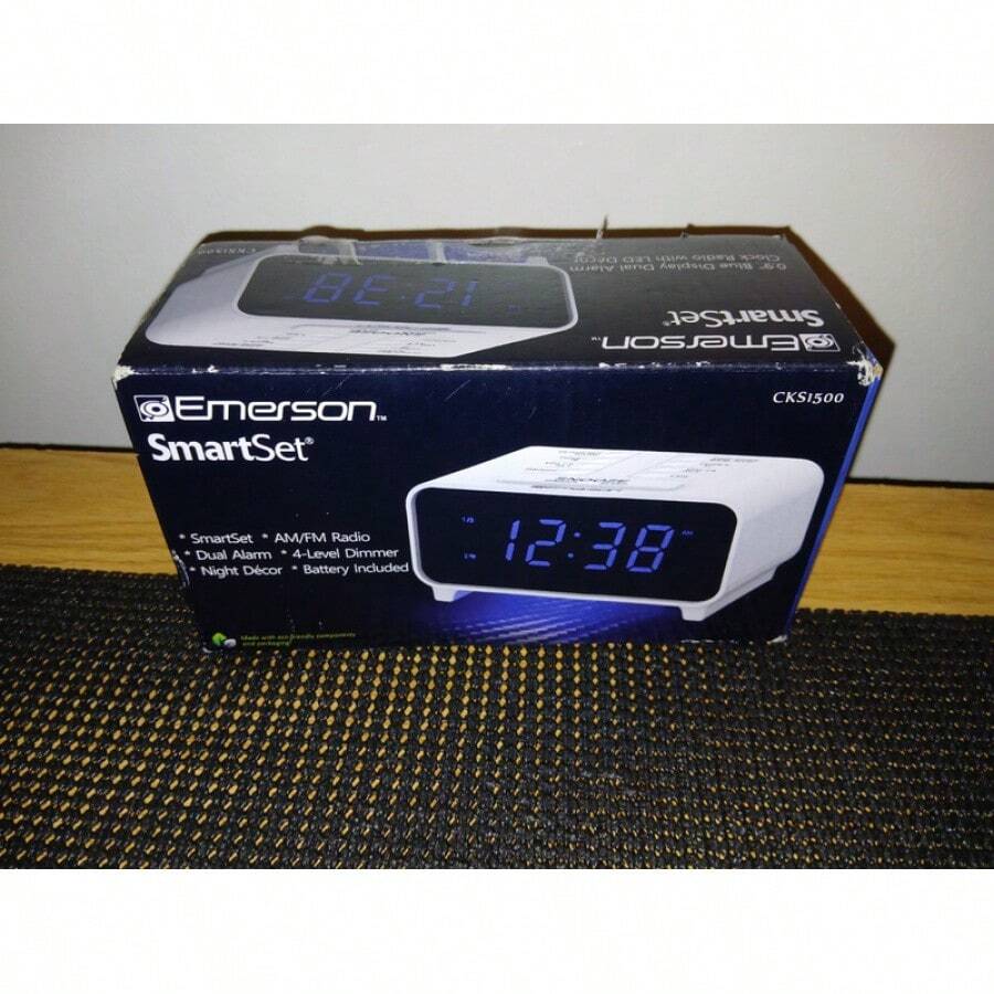 Emerson Smart Set Dual Auto Setting AM/FM Radio Alarm Clock Digital Big ...
