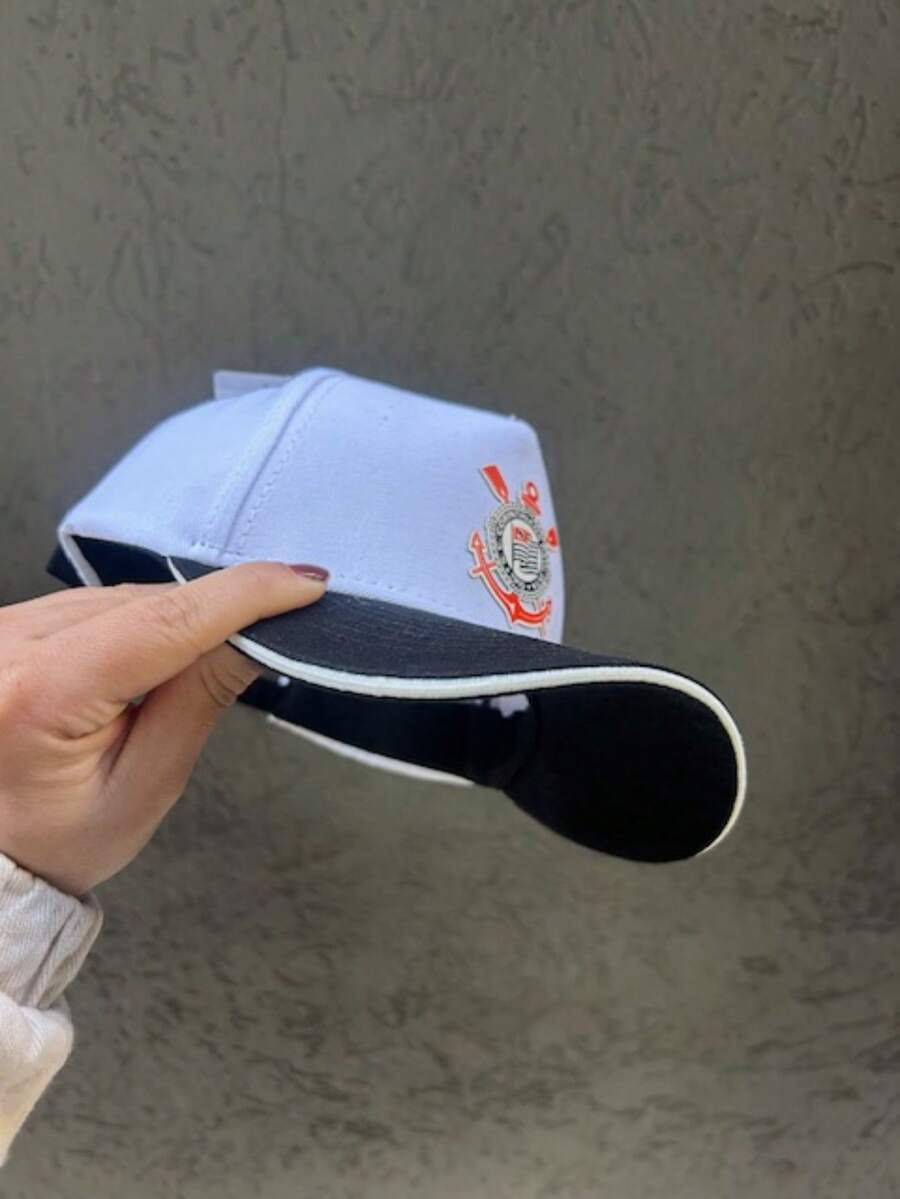 Nic Corinthians 940 White/Black Cap | Moda de Mujer | SHEIN México