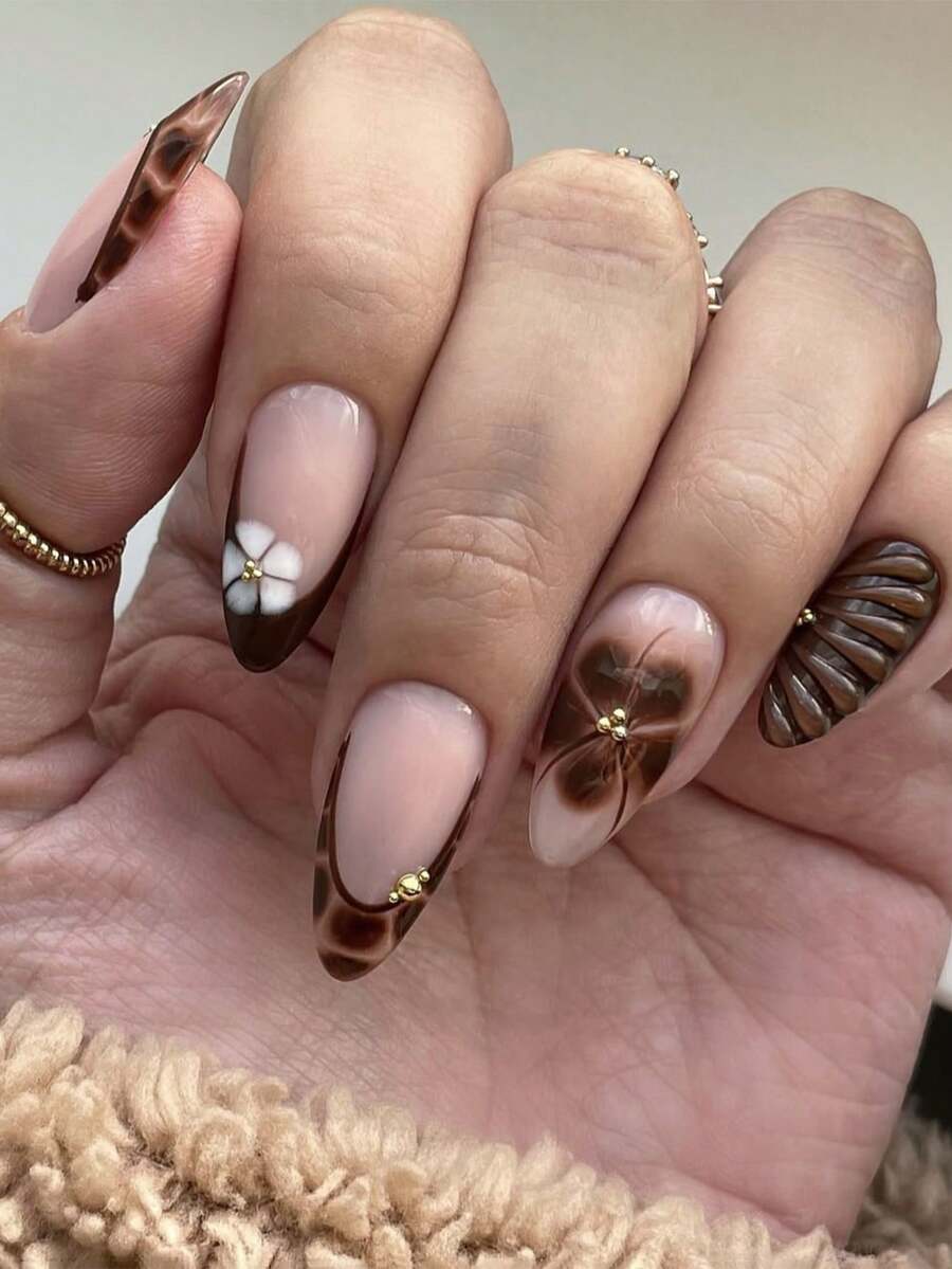 24 Pieces Medium-Sized Almond-Shaped False Nails, French Floral 3D ...