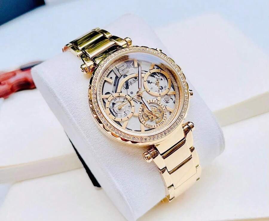 Guess ساعة نسائية متعددة الوظائف بلون فضي GW0403L2 | شي إن