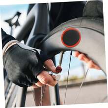 Kit di riparazione compatto per camera d'aria della bicicletta con ...