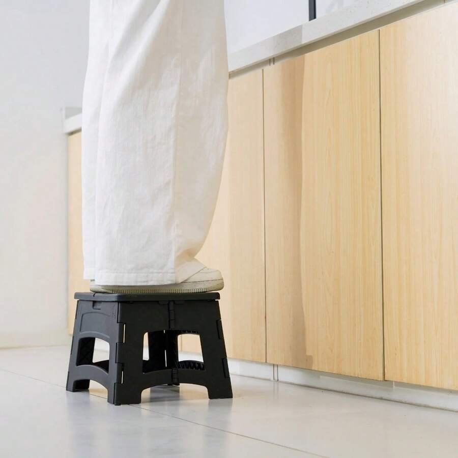 One-Step Folding Plastic Step Stool With Large Anti-Slip Platform ...