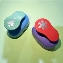2 Pcs/Set 2.5CM Of Random Colored Christmas Trees And Snowflake Punches ...