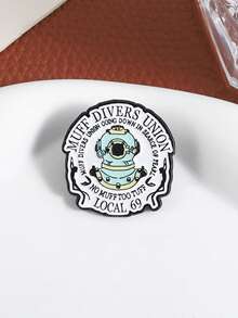 QIHOO 1 pezzo Spilla retrò con elmo da sub smaltato "No Muff Too Tuff ...