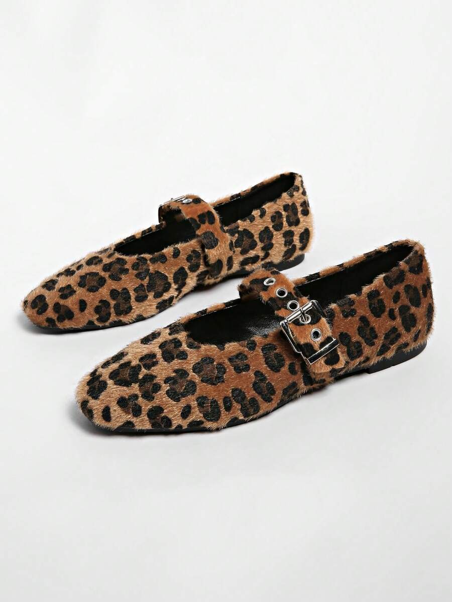 Zapatos de ballet de cuero con decoración de remaches marrones para ...