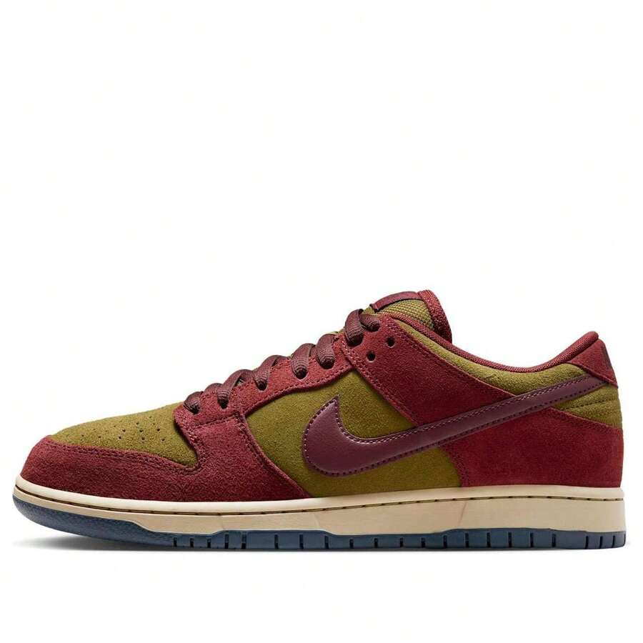 Nike SB Dunk Low "Dark Team Red Olive Flak" | Mode de Mujer | SHEIN España