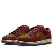Nike SB Dunk Low "Dark Team Red Olive Flak" | Mode de Mujer | SHEIN España