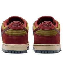 Nike SB Dunk Low "Dark Team Red Olive Flak" | Mode de Mujer | SHEIN España