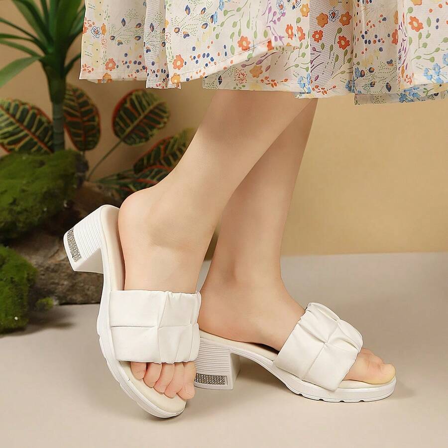 New 2026 Girls' Fashionable Flat Sandals For Outdoor Use, Wear ...