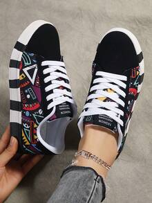 Casual Sports Shoes With Random Print & Front Lace-Up, Fashionable ...