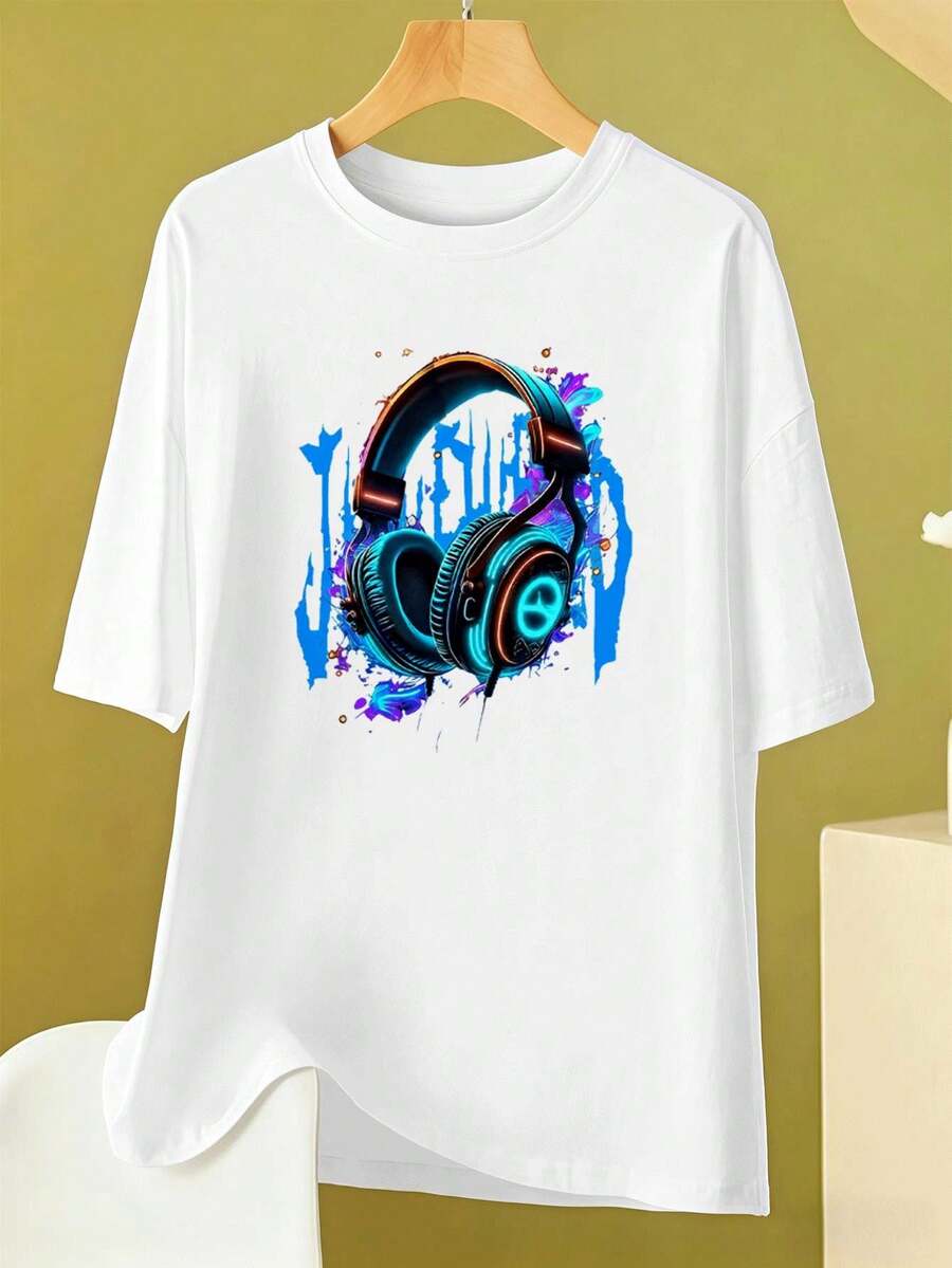 M en's streetwear T-shirt with headphone graphic, high quality fabric ...