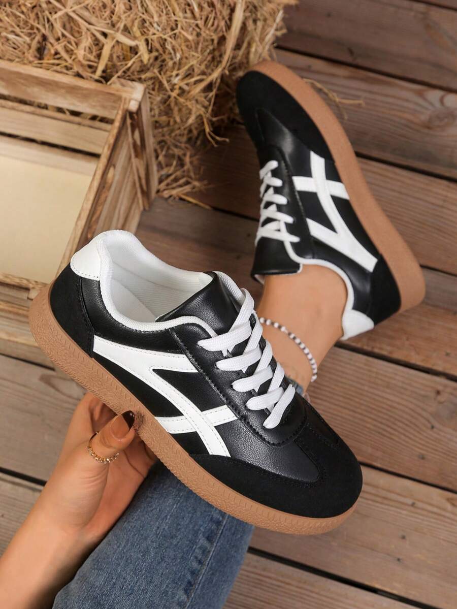 Women's Retro Sneakers, Black And White Lace-Up Casual Shoes With ...