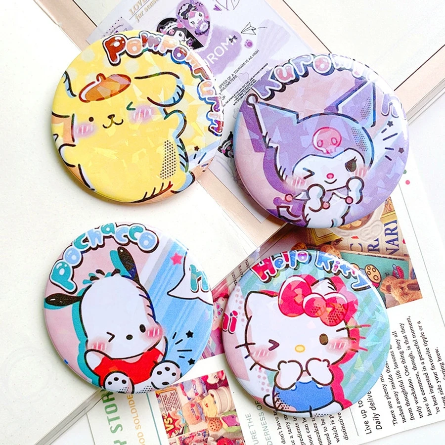 Sanrio Set da 6 pezzi - Spille, scope, decorazioni Hello Kitty e Kuromi ...