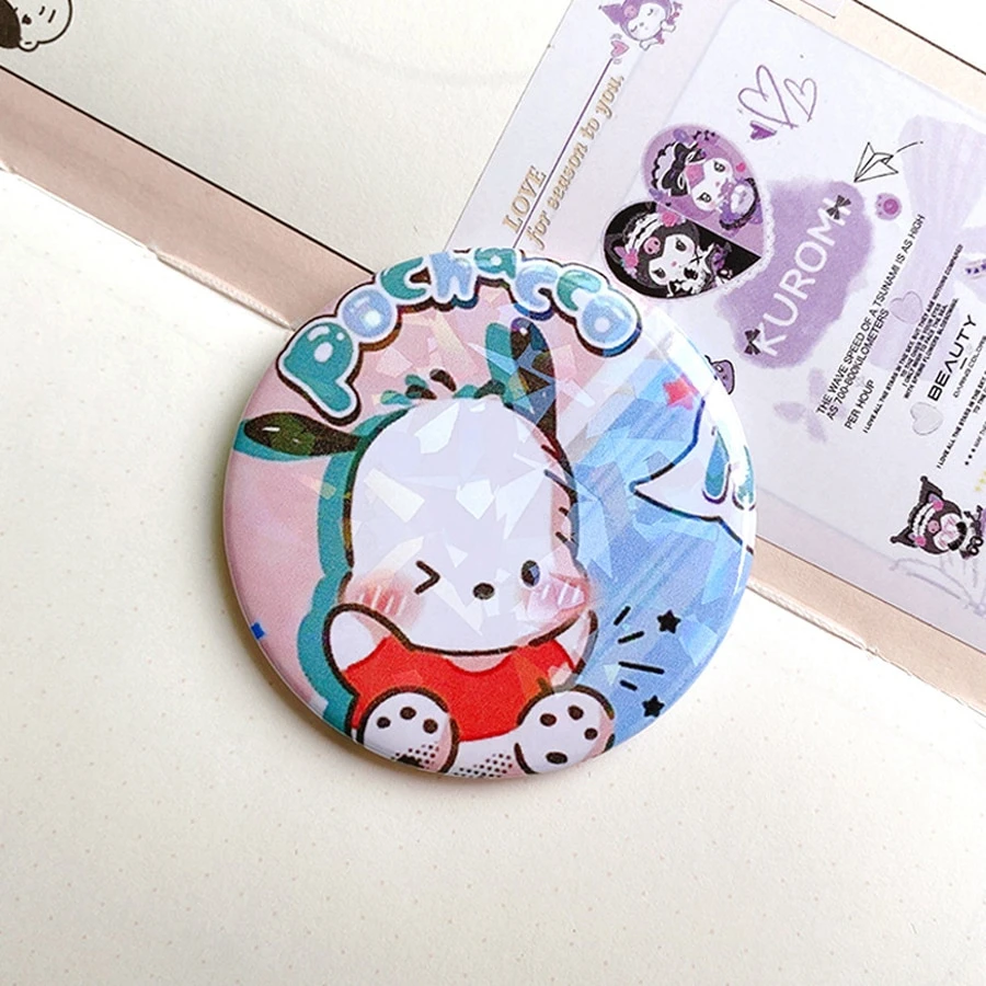 Sanrio Set da 6 pezzi - Spille, scope, decorazioni Hello Kitty e Kuromi ...