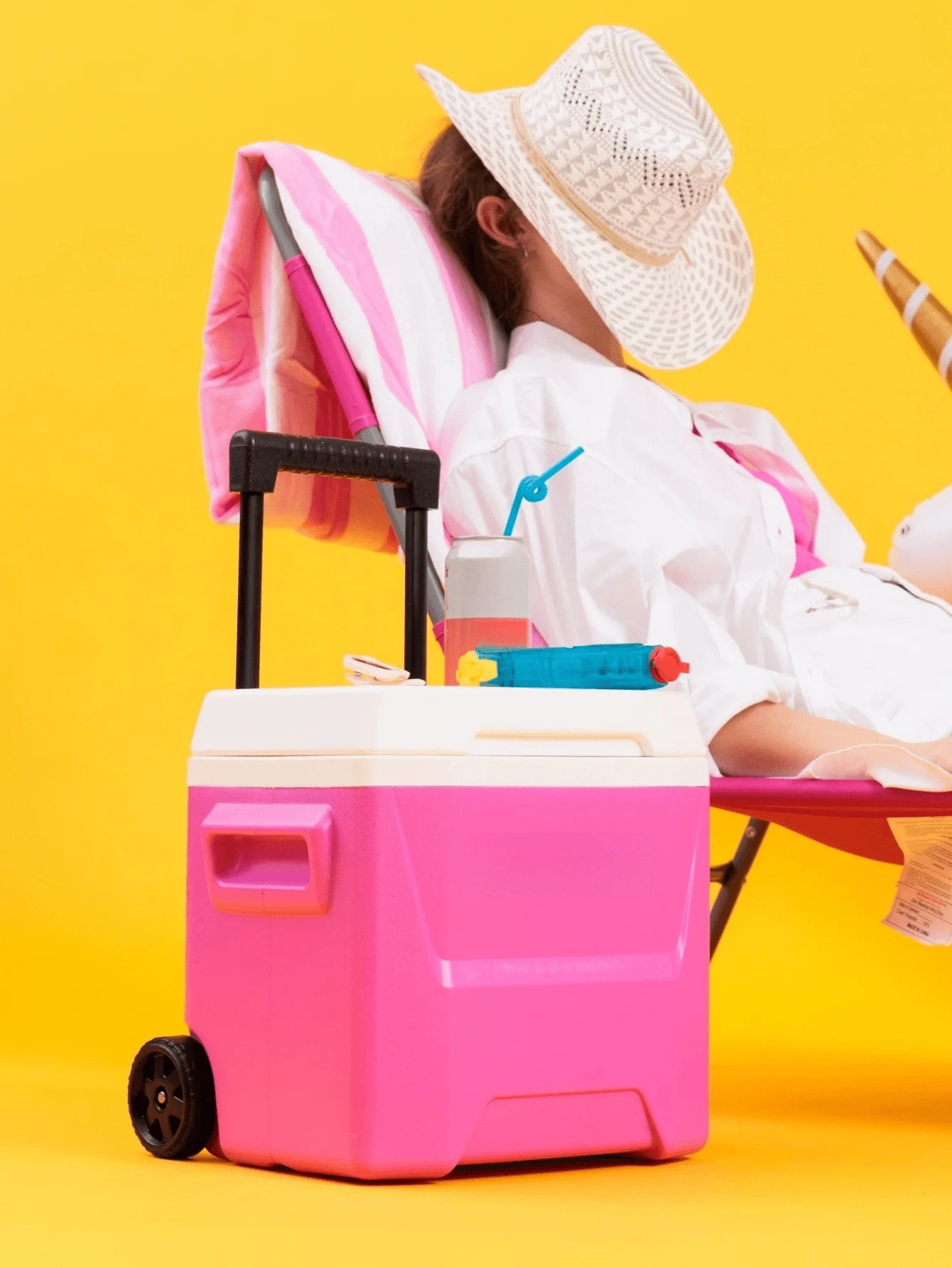 1 Piece 16 QT Ice Chest Cooler - Wheeled, Locking Telescoping Handle ...