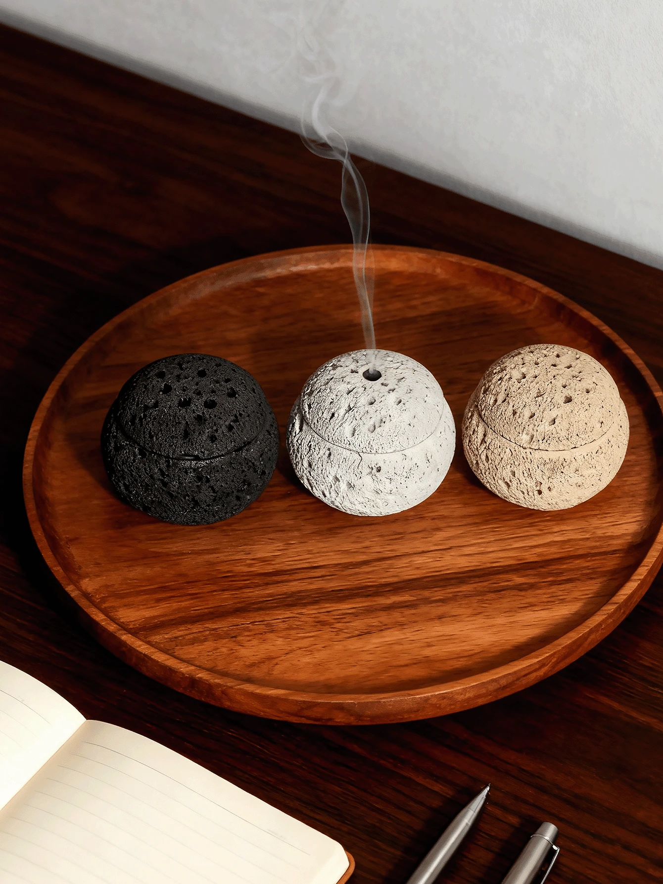This All-In-One Decorative Aroma Diffuser Features A Black Cave ...